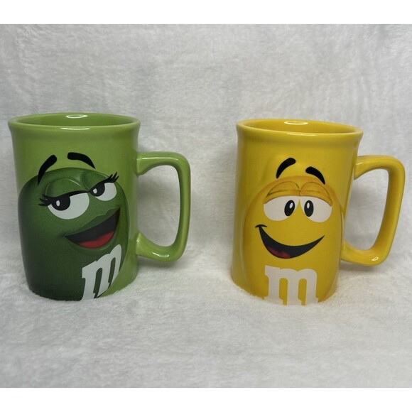 M&M'S | Dining | Mms Mars Coffee Mugs Set Of 2 Green Yellow 22 M M ...